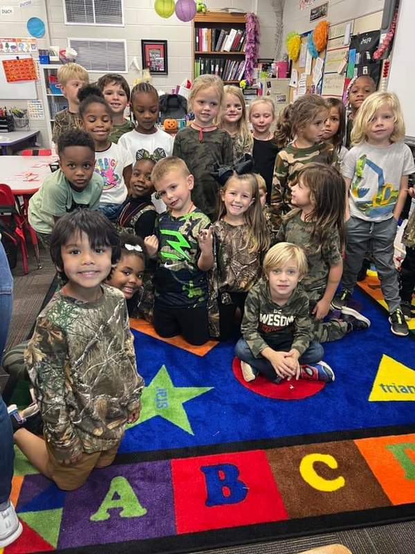 RRW Week Day 3 "Hunting for a Drug Free Life" | L.K. Moss Elementary School